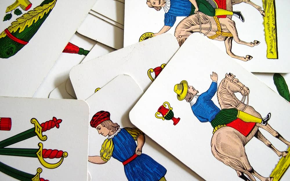 How to have fun in the family: some traditional Italian board games ...